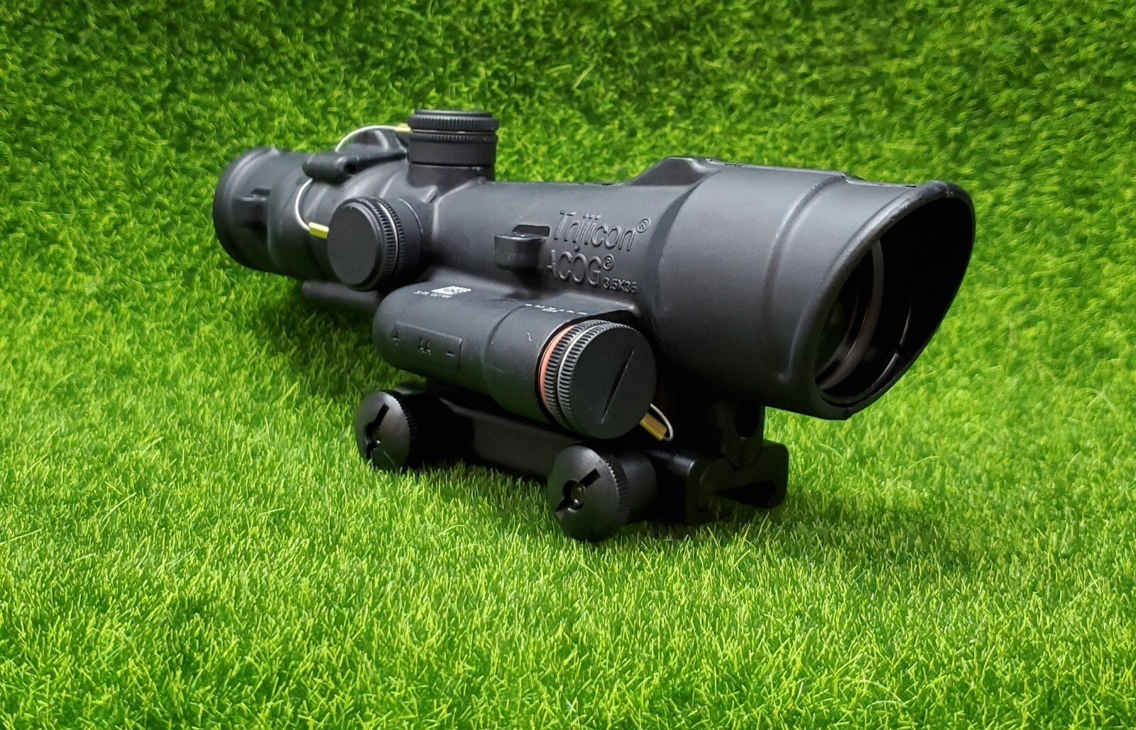 Trijicon 3.5x35 ACOG Scope LED Green Chevron w/ Mount, Black - TA110-C ...