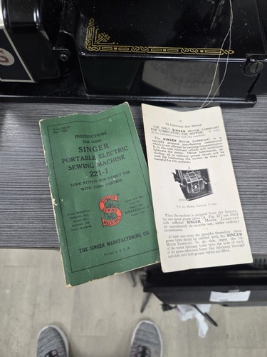 vintage Singer Featherweight Sewing Machine Cat. 3-120 W/Case key ...