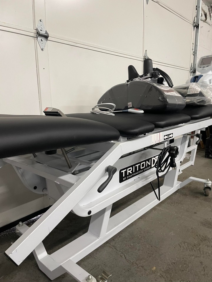 TRITON DTS Decompression Table Chattanooga Traction Table Therapy TRT ...