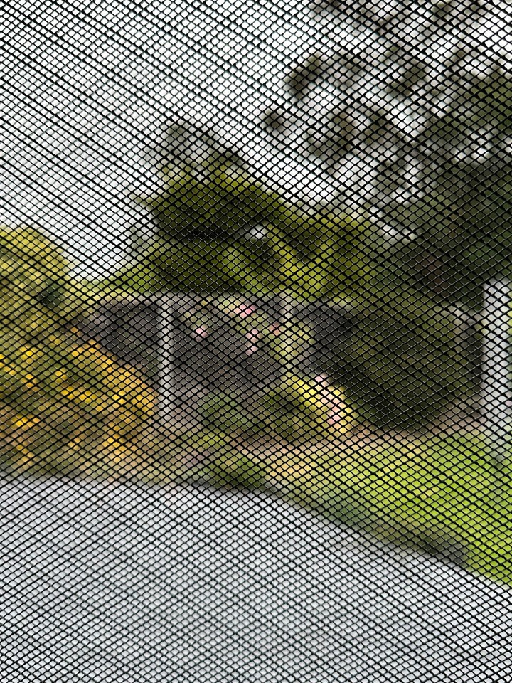 Black cladding mesh Plastic Soffit Vent Mesh semi-rigid mesh insect ...