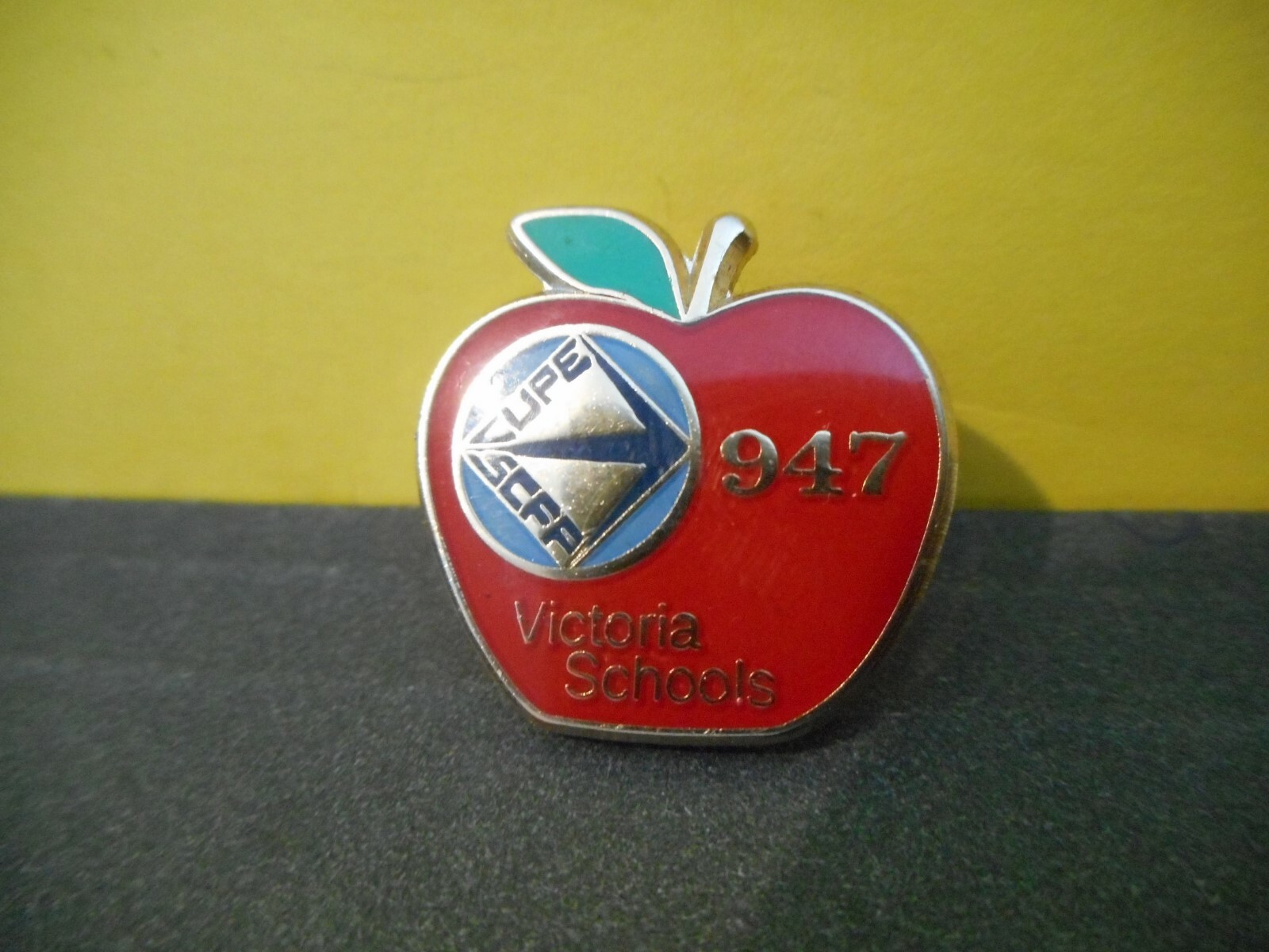 CUPE 947 - GREATER VICTORIA SCHOOL DISTRICT #61 (INSIDE) Union Lapel ...