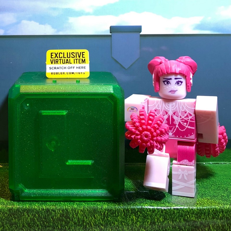 Roblox Celebrity Series 4 Mystery Action Figures GREEN Box Kids Toy NEW ...