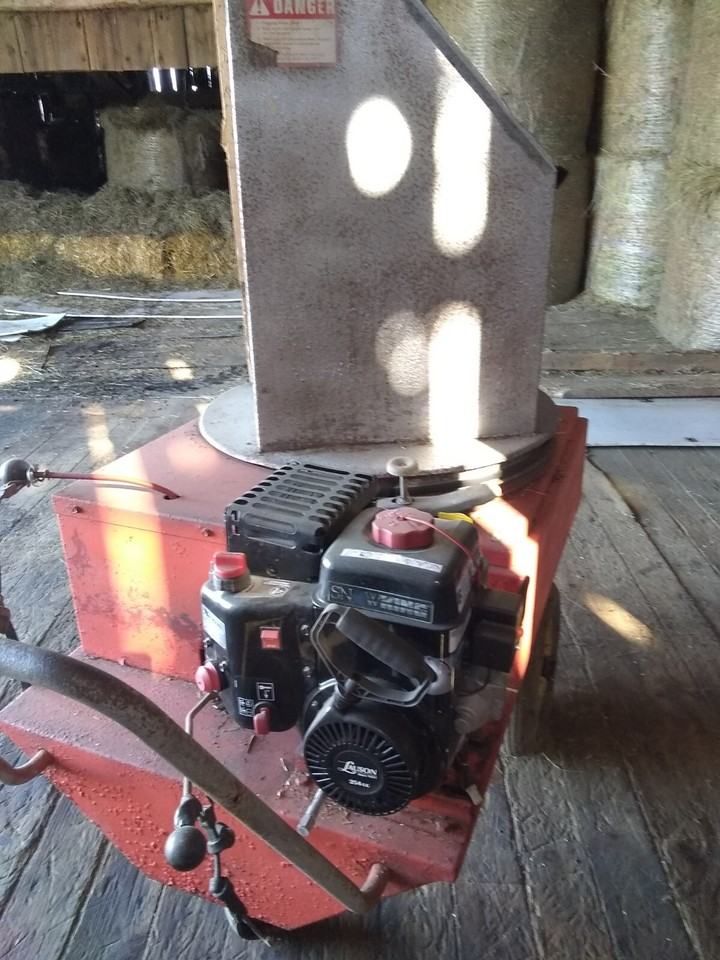 Dynavent Square Bale Bedding Chopper. Silver and Red | eBay