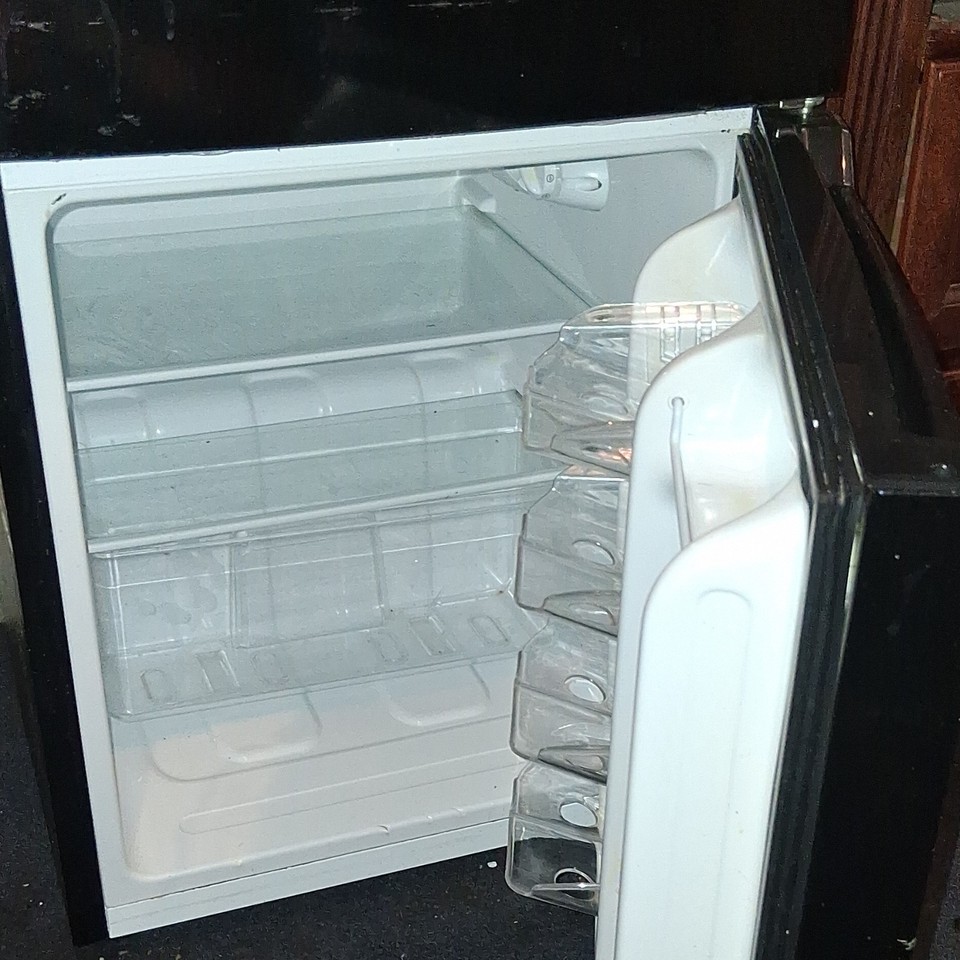 Hisense Black Compact Mini Fridge, Freezer Compartment, Adjustable ...
