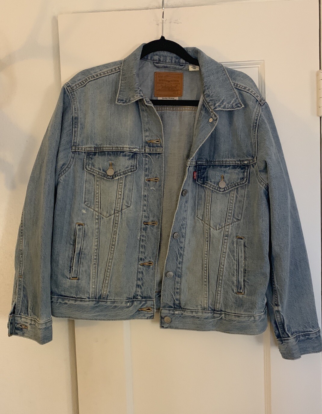 LEVI’S Distressed Washed Large Premium Jacket Trucke… - Gem