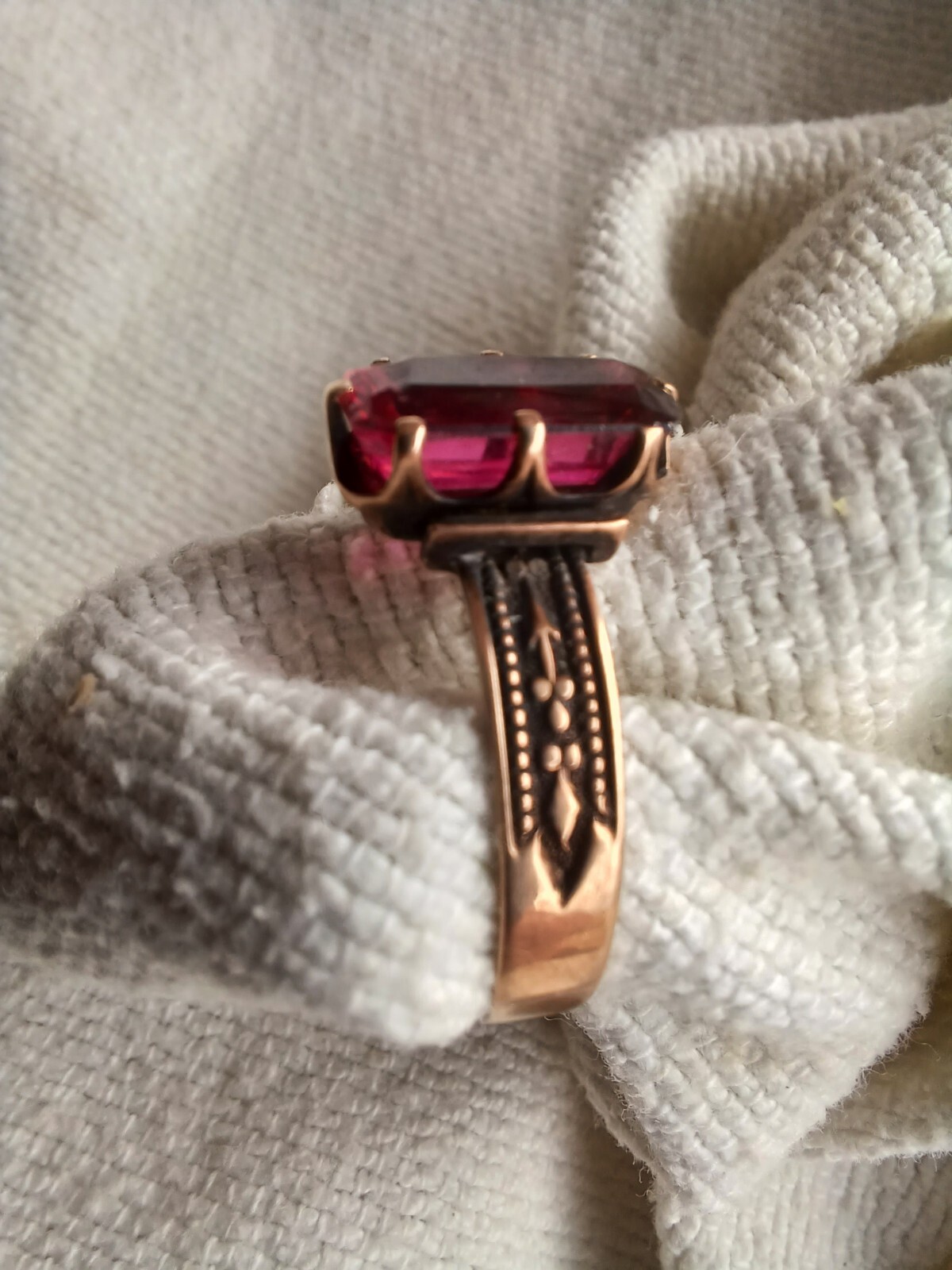 ANTIQUE VICTORIAN GOLD RED STONE LADIES RING sz7.75 c… - Gem