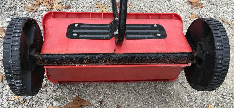 Cyclone True Temper Drop Spreader seeder lawn grass fertilizer LOCAL ...