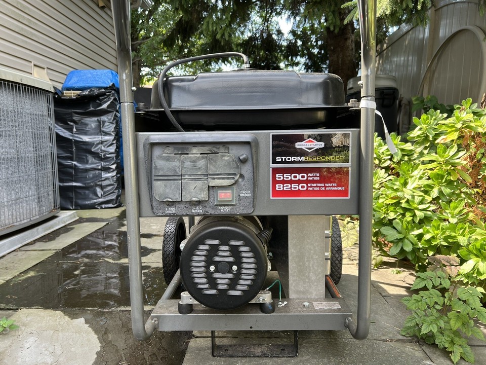 BRIGGS & STRATTON 5500 WATT STORM RESPONDER GENERATOR 8250 | eBay