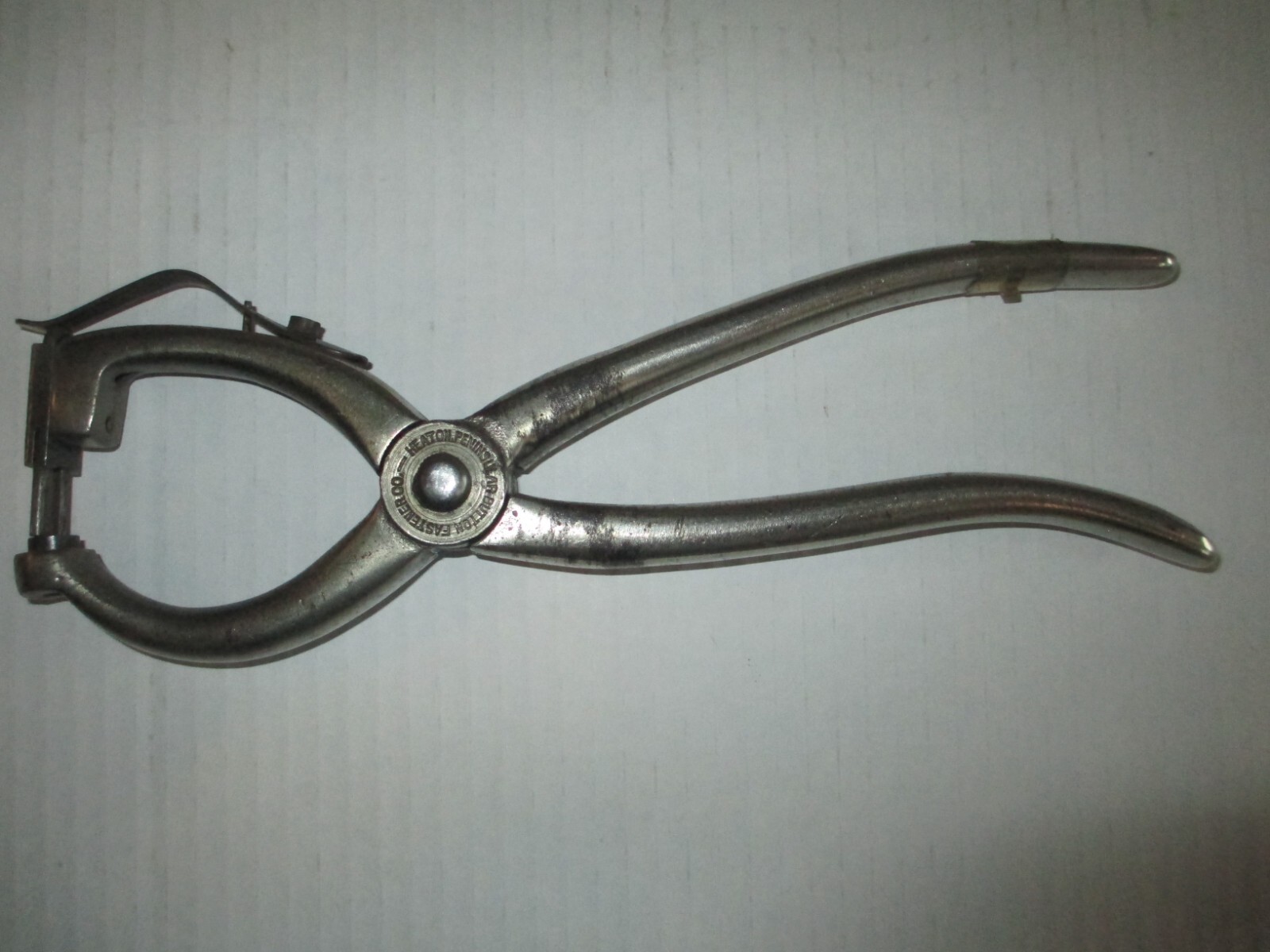 ANTIQUE VINTAGE HEATON-PENINSULAR BUTTON FASTENER Too… - Gem