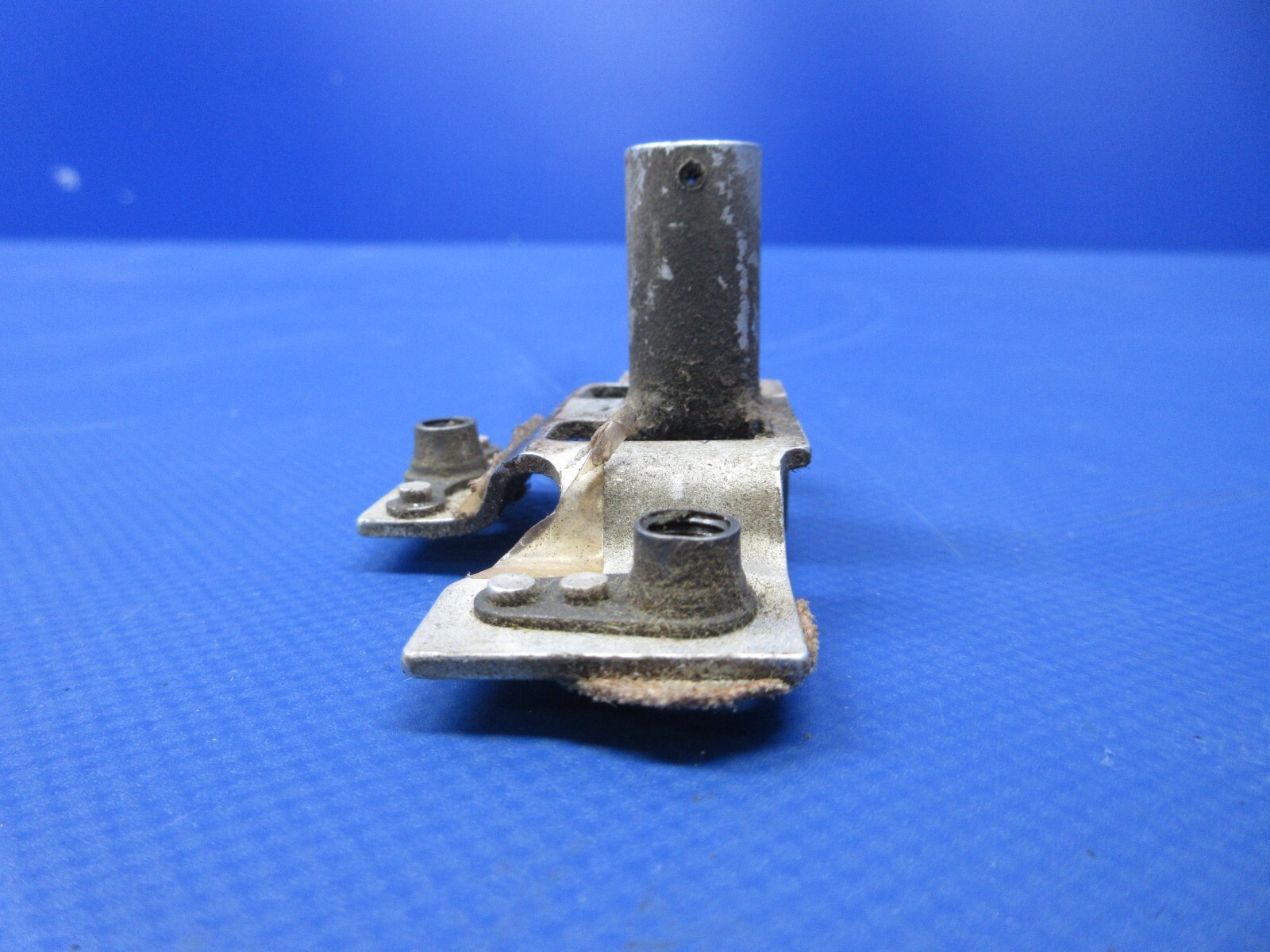 Cessna 180 / 180K Door Latch Clutch Assy LH P/N 0711699-1 (0624-1221 ...