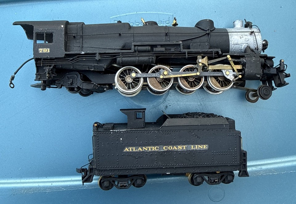 Bowser HO scale Atlantic Coast line L-1 2-8-2 Locomotive and tender | eBay