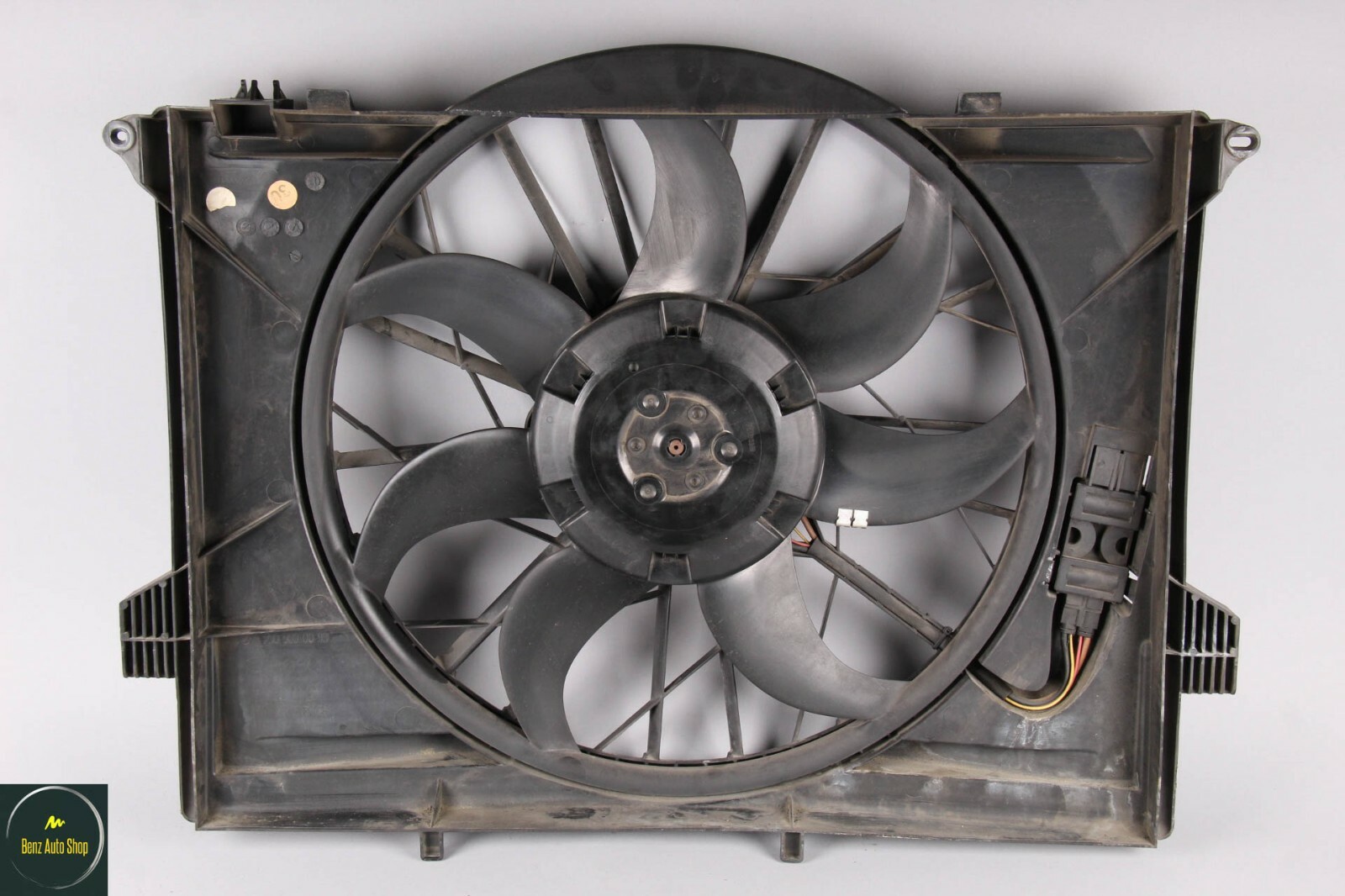03-08 Mercedes R230 SL550 SL500 Engine Motor Cooling Radiator Fan ...