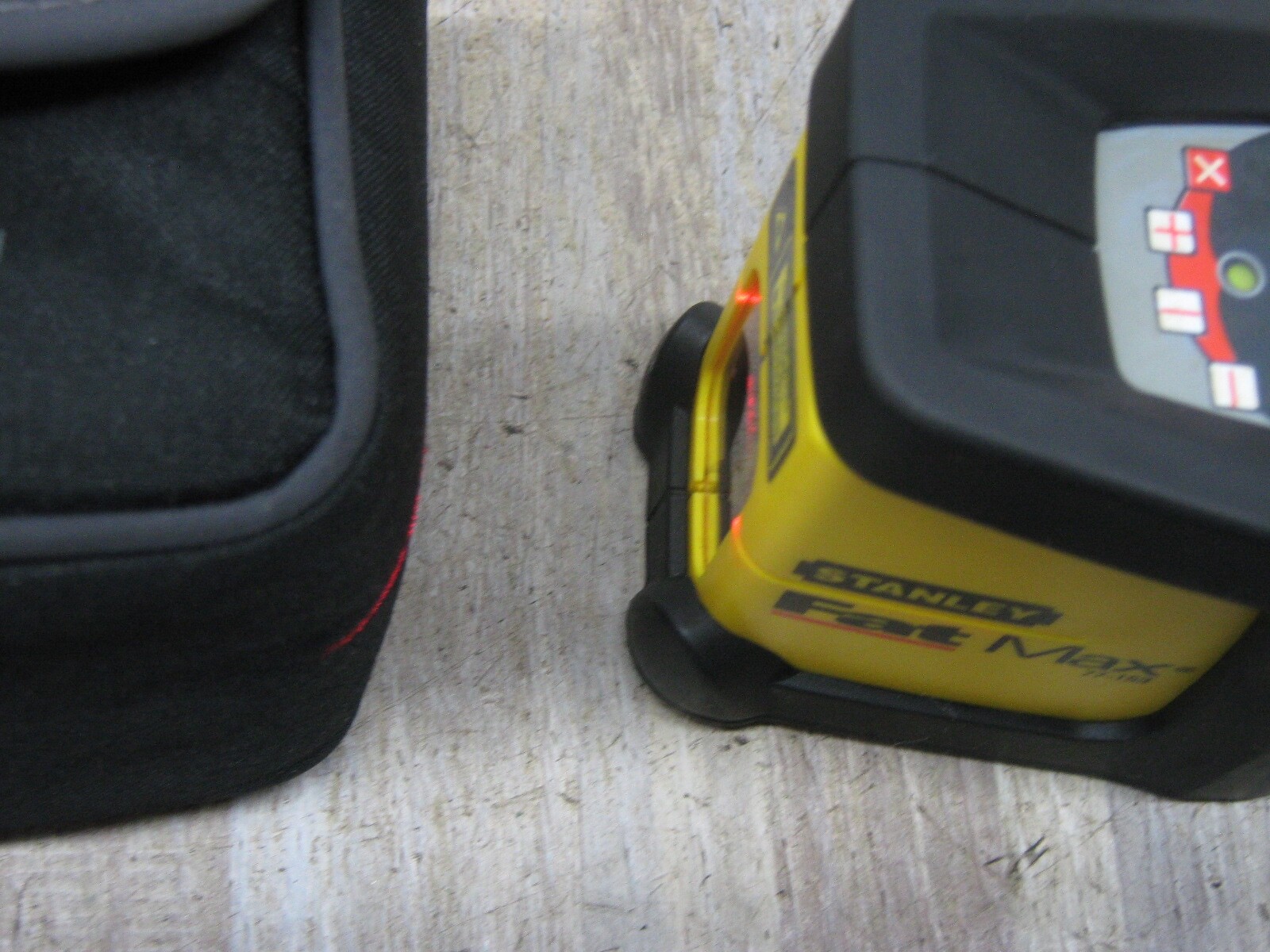 Stanley 77-153 Cl2 FatMax Self-leveling Cross Line Laser Level for sale ...