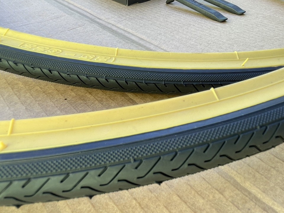 700 x 25c Road Bike Tires and Tubes Set Black Gum Wall Semi- Slick DURO ...