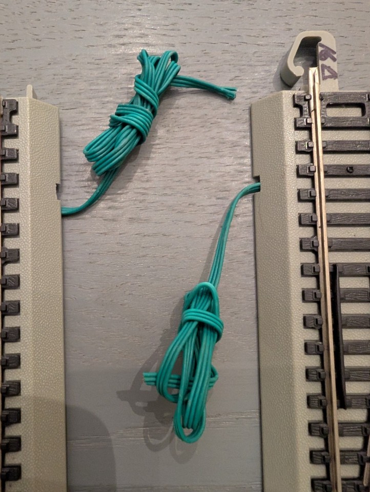 Bachmann HO Scale E-Z Track Remote Left & Right Hand Switches | eBay