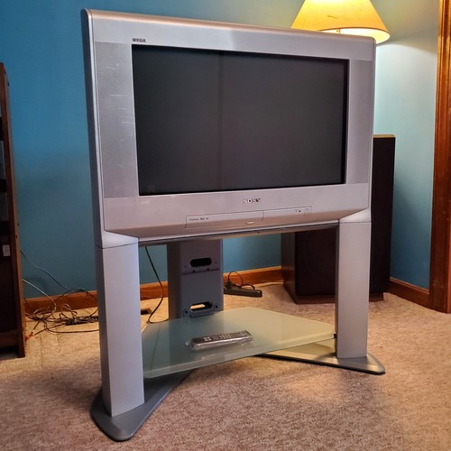 Sony 30-Inch FD Trinitron WEGA Widescreen CRT TV with Remote, HDMI KV ...