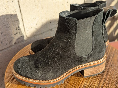 Bertuchi black suede lug sole Chelsea boots -Made in Spain - Great Grip ...