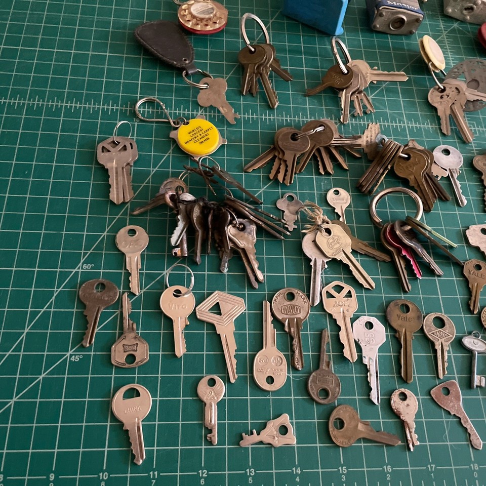 Antique Vtg Key Lot Mixed Lot Lock Etc Over 4 lbs Master Yale B&S Nat’l ...