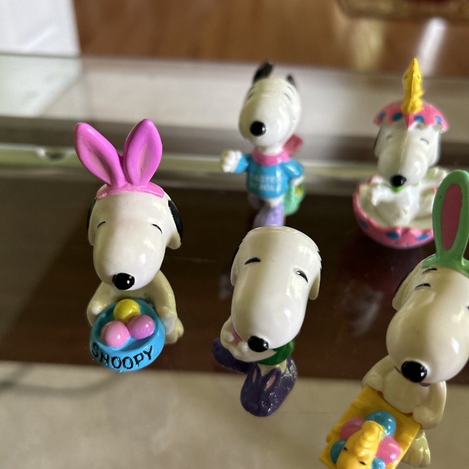 Lot of 6 Vintage Snoopy PVC Easter Figures Figurines Keychain Peanuts ...