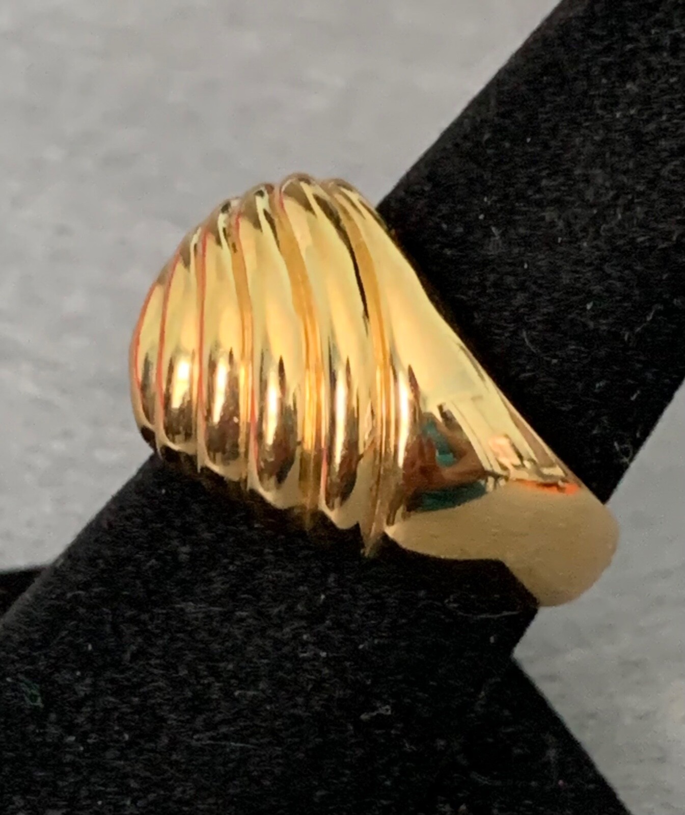14k Yellow Gold Electroform Ribbed Dome Ring - size 8 - Gem