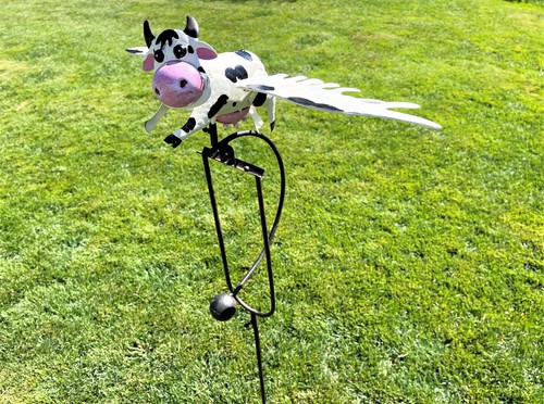 Kinetic Metal Flying Cow w/ Wings Yard Stake Rocking Wind Spinner Yard ...