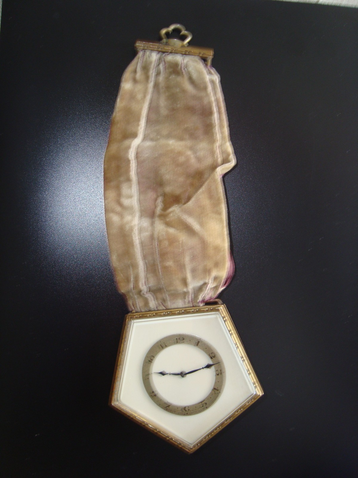 RARE EDWARDIAN ANTIQUE PENTAGON SHAPED HANGING WATCH.… - Gem