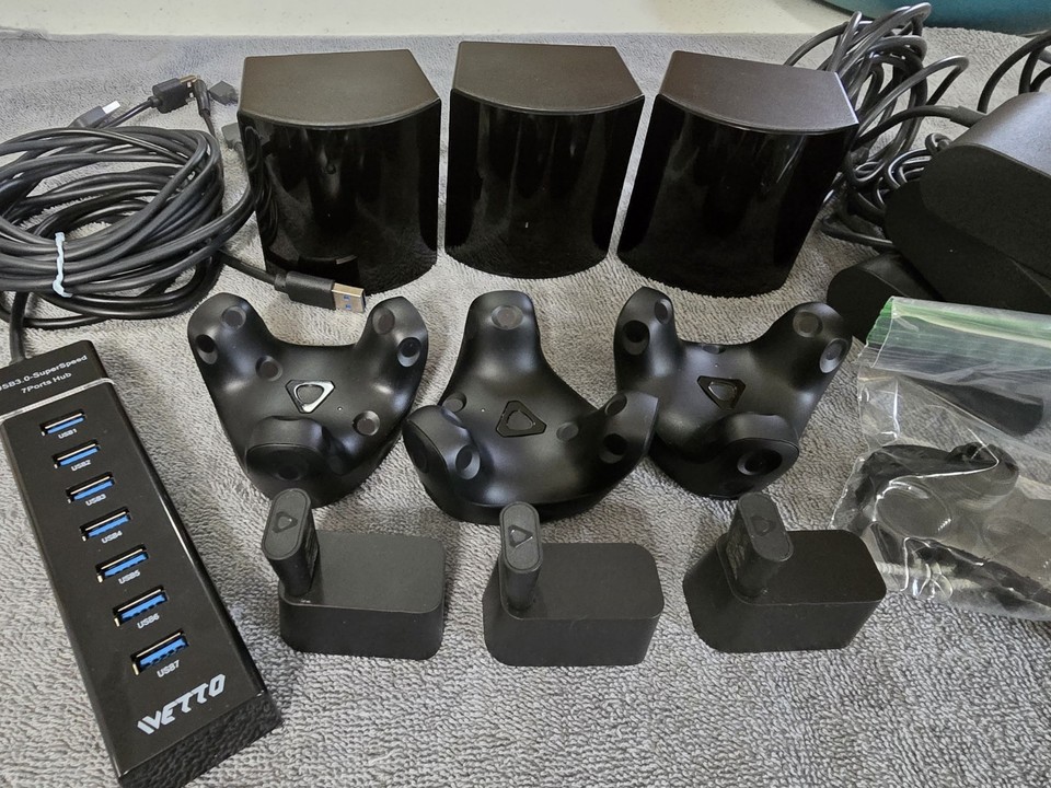 Valve Index Full Body Tracking 3X 2.0 Base Stations, 3X 3.0 Trackers | eBay