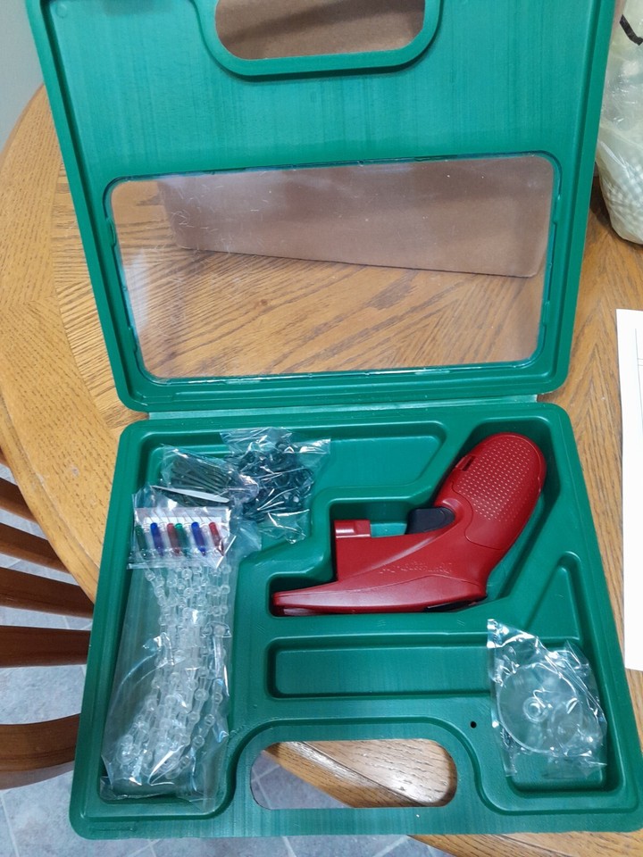 Light Keeper Pro in Storage Case with Bulbs and light Clips New | eBay