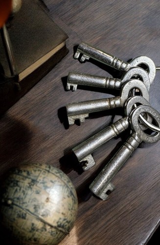 ANTIQUE LOT OF 5 SMALL LOCK BOX JEWELRY BOX SKELETON KEYS | eBay