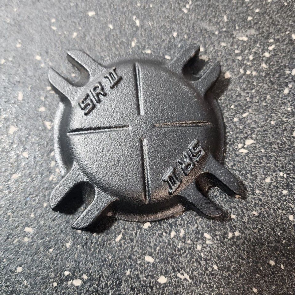SENSUS PLT BTM SRII 5/8 CI BLK CAST IRON Housing Bottom Plate SR2 | eBay