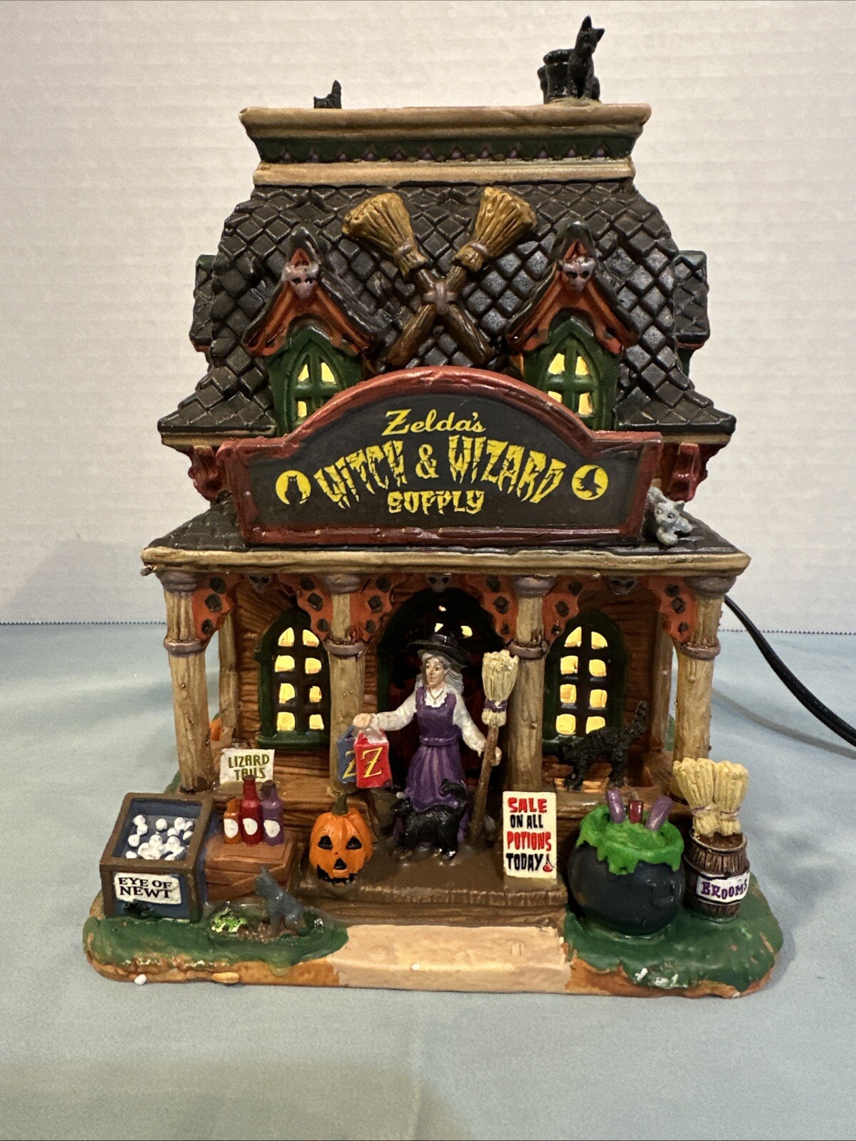 Lemax Spooky Town Signature Zelda’s Witch And Wizard Supply 2013 #35601 ...