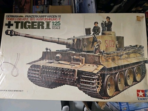Tamiya 1/25 German Army Heavy Tank Tiger I Model Kit. Damage Box ...