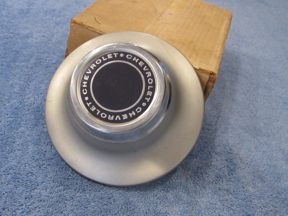 NOS GM 1973 1974 1975 1976 Chevrolet Chevelle SS Nova Vega Wheel Center ...