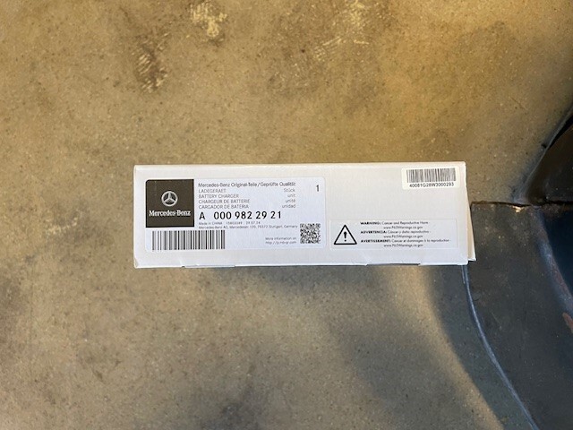 Genuine Mercedes-Benz Charger With Trickle Charge Function 5 A-000-982 ...