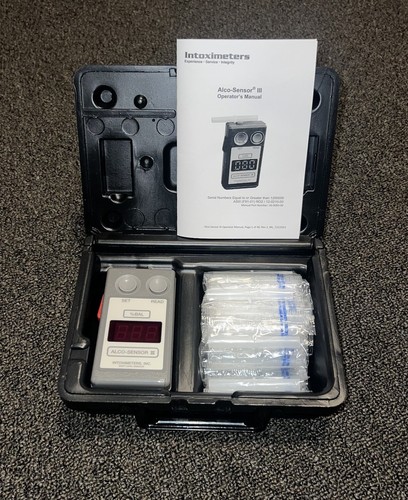 Intoximeters Inc Alco-Sensor III Breathalyzer w/ Case POWERS ON AS IS ...