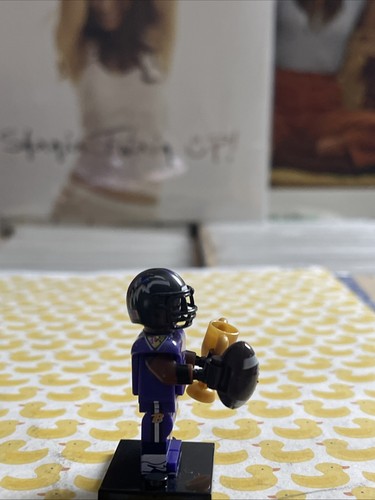 BALTIMORE RAVENS NFL FOOTBALL PLAYER TROPHY LEGO MINIFIG lamar jackson ...