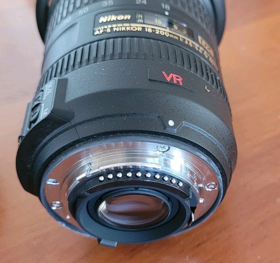Nikon D90, 18-200 lens, has focus issues | eBay