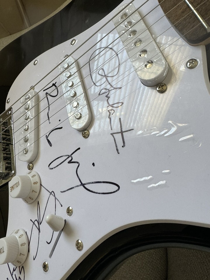 Ricky Martin + Reik Signed Guitar - Squier By Fender SQ Bullet Strat HT ...