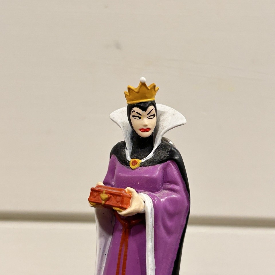 Snow White Evil Queen 2004 Key Chain Disney Wicked Queen 3” Queen ...