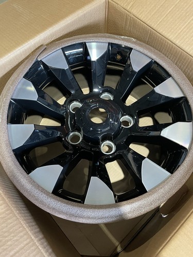 Genuine Land Rover Defender Sawtooth 18 Inch Alloy Wheels with BFG ...