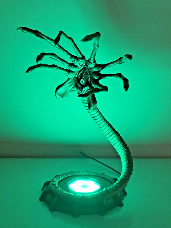 Alien Facehugger Lamp/Nightlight USB LED Remote Control 16 Colour | eBay