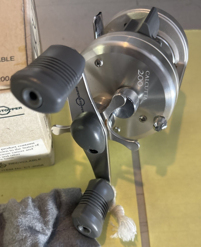 Shimano Calcutta 200 Bait caster Reel with Pouch New never used. FREE ...
