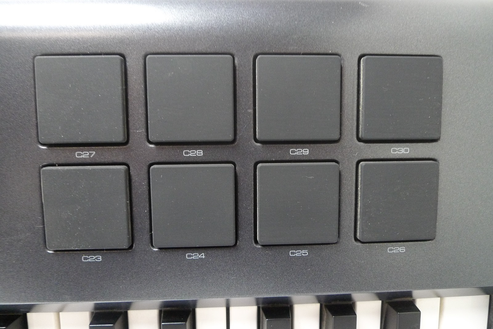 M-Audio Axiom 61 MIDI Controller Keyboard w/ Adapter | Local Pick-Up ...