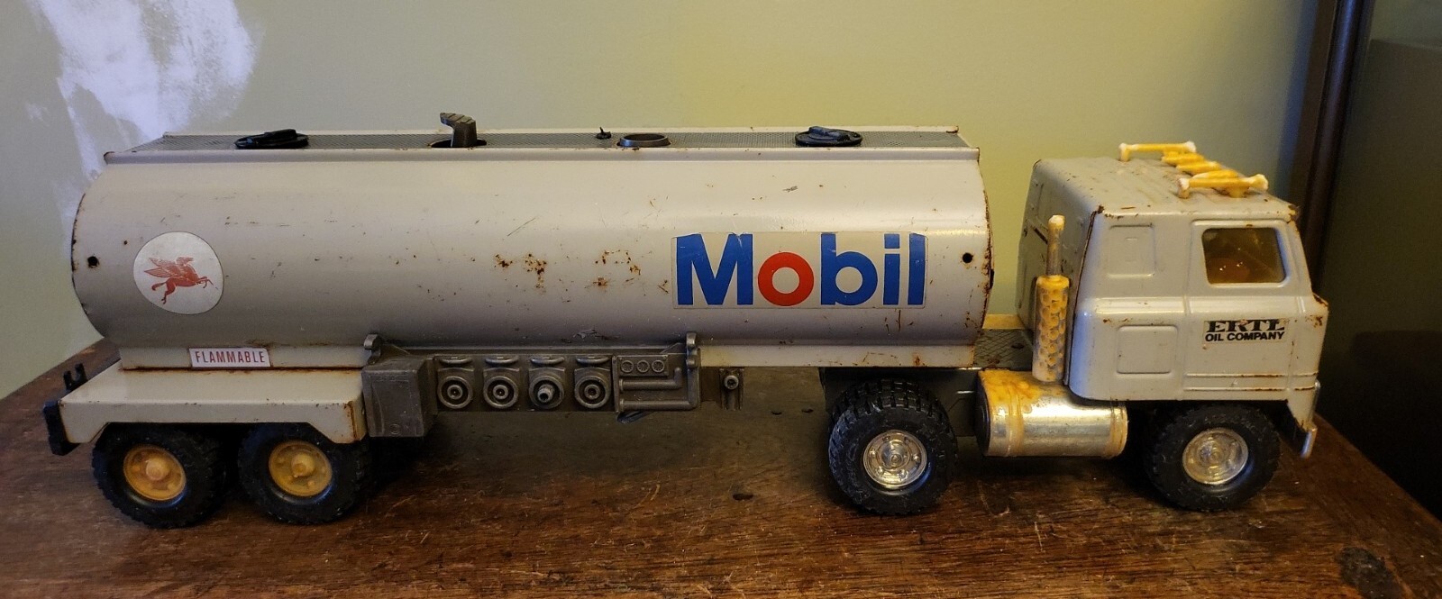 Vintage ERTL Mobil Oil Tanker 21 Inch Pressed Steel Semi | eBay