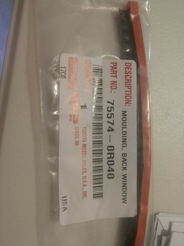 Genuine Toyota Reveal Molding 75574-0R040 & 75573-0R030 Left & Right ...