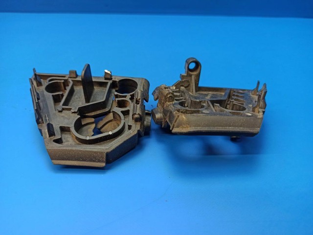 Mercedes-Benz E C207 Set Other engine bay part A2045463143 A2045463043 ...