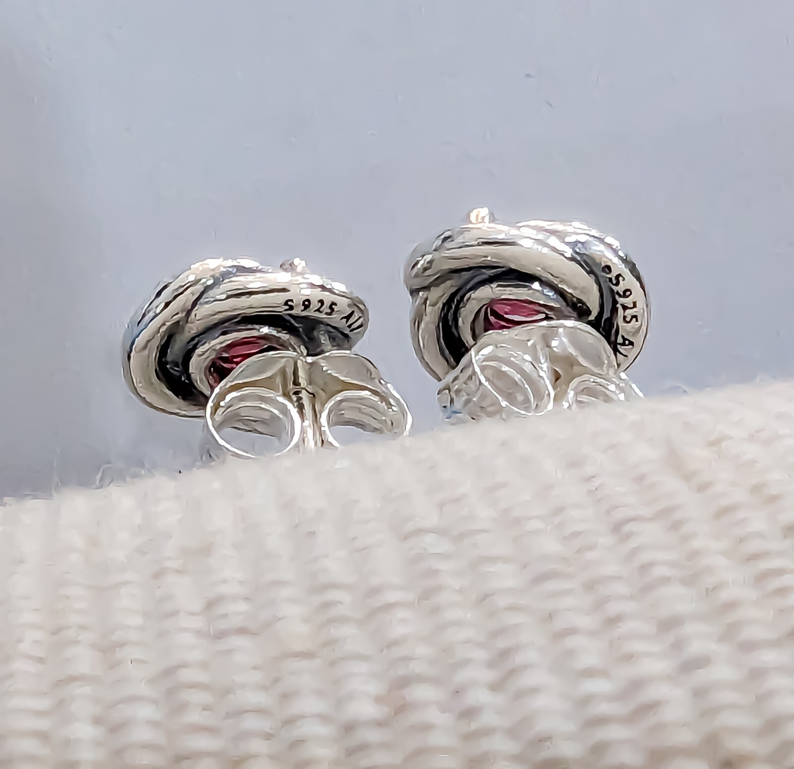 New Genuine Authentic PANDORA 292334C01 July True Red Birthstone Stud ...