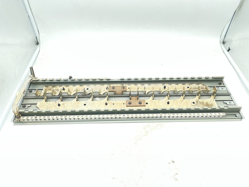 Murray Main Breaker Busbar 200 Amps 40 Spaces 2 Sided (Body Damage) | eBay