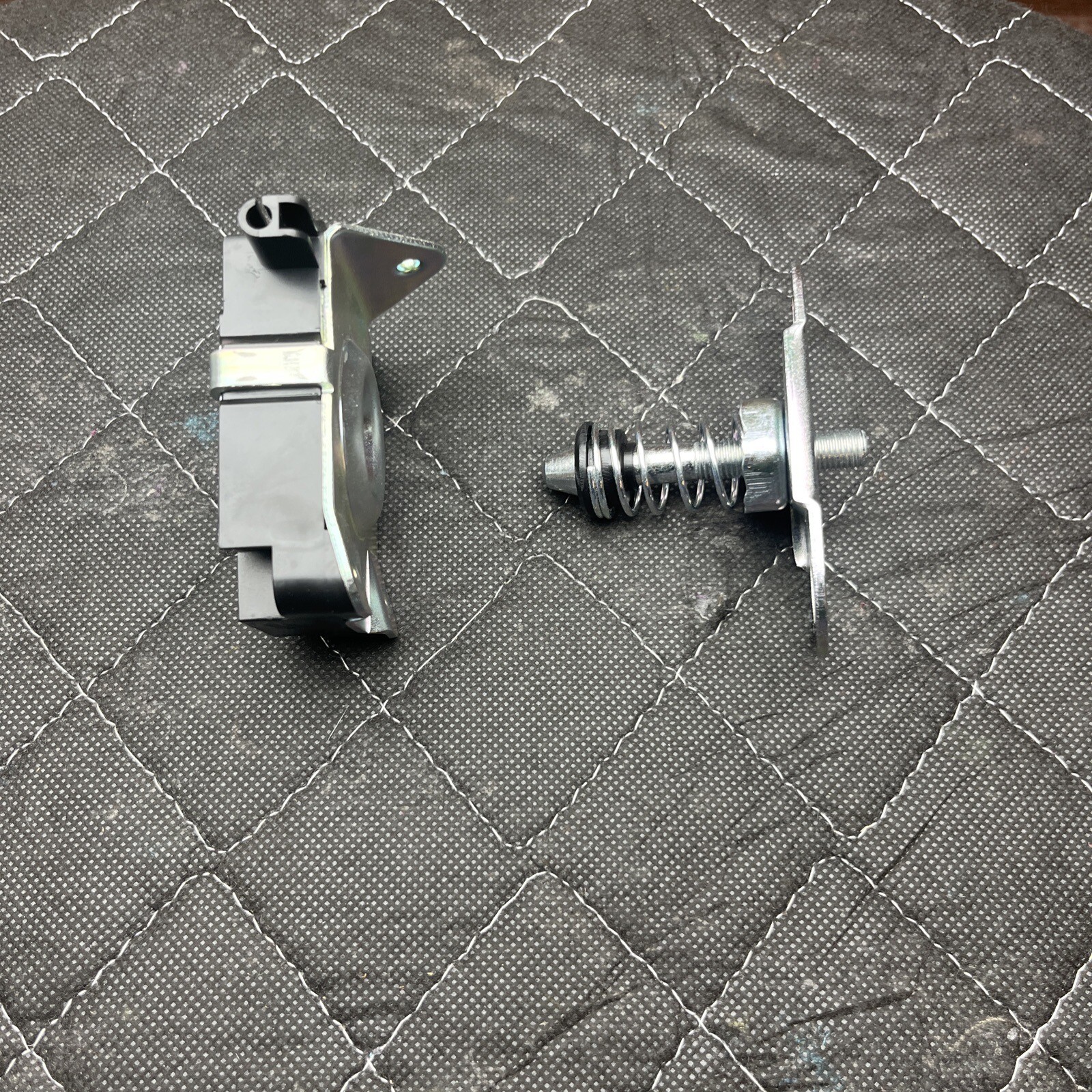 2PC Lower/Upper Catch Latch Hood Lock Kit 51238229807 Fit for BMW E39 ...