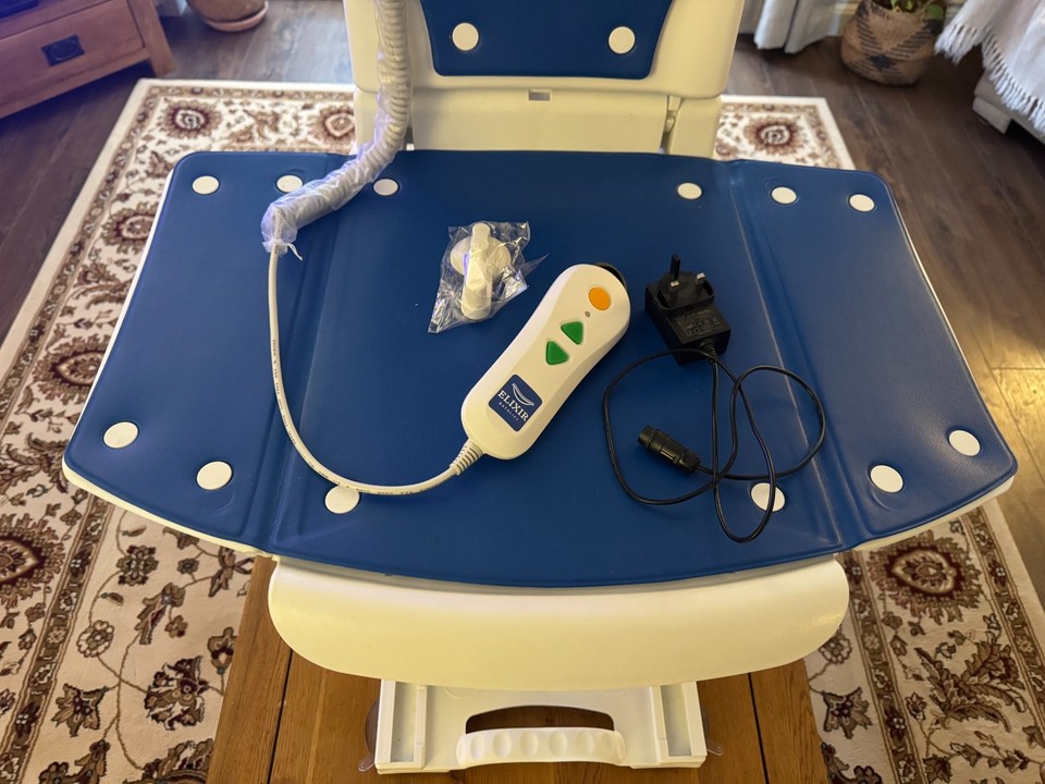 CareCo Elixir Reclining Bath Lift Excellent Condition, minimal use ...
